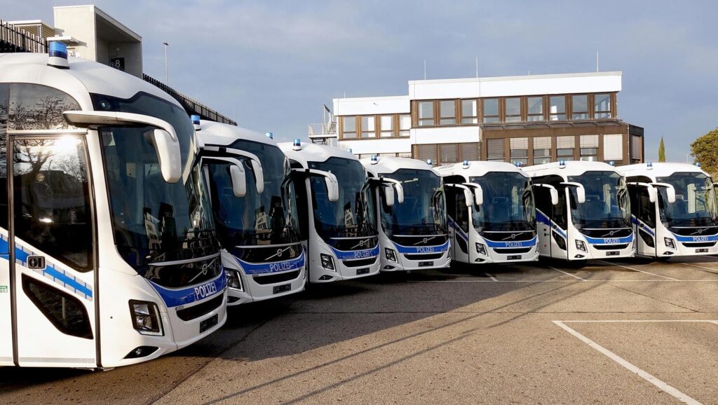 Volvo Delivers Eight Coaches to German Police | Bus-News