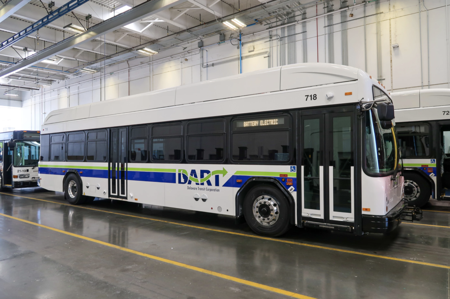 GILLIG Delivers Four Battery Electric Buses to DTC | Bus-News