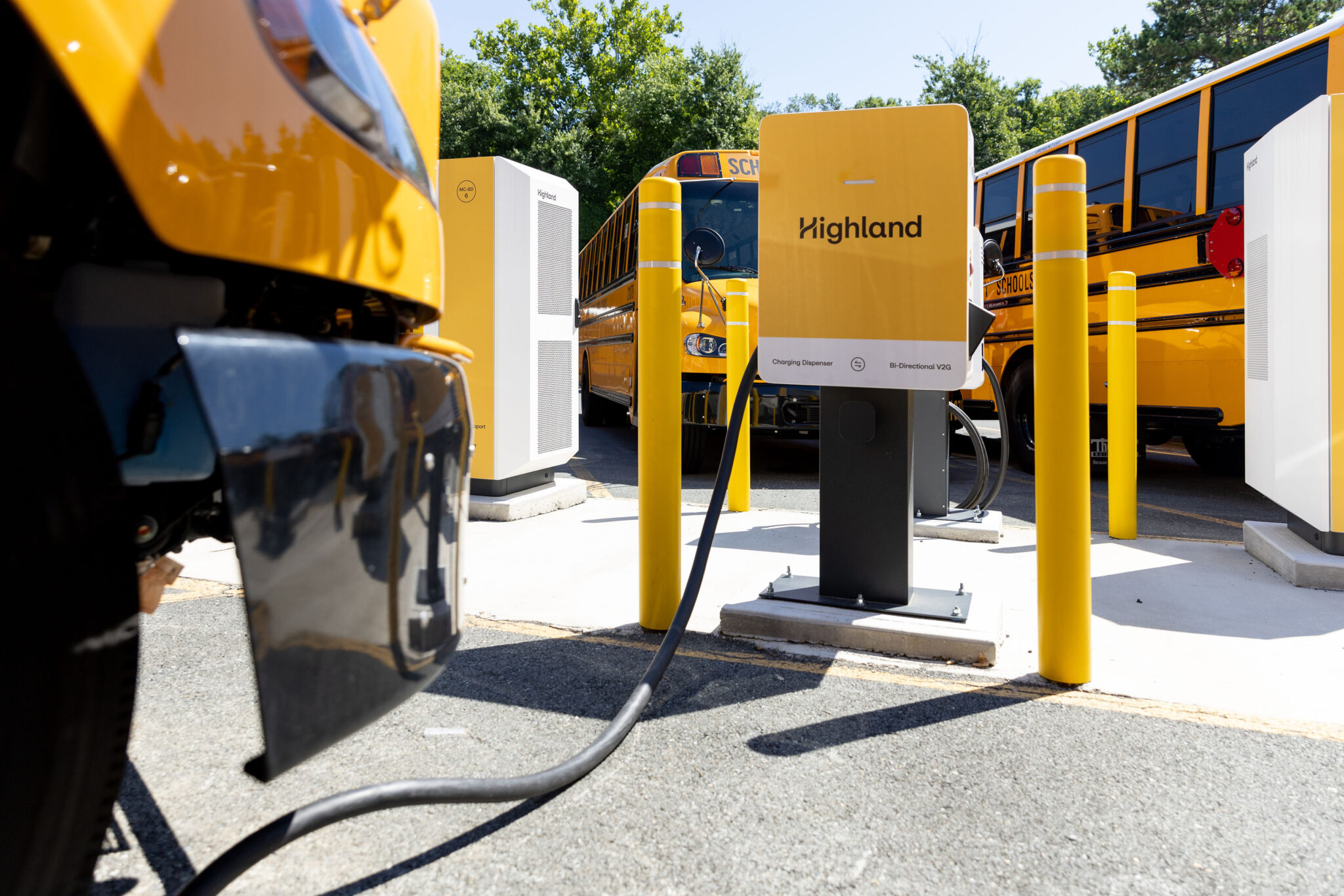 US: Highland Electric School Buses Support Grid with V2G Technology ...
