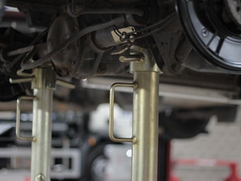 What’s the Right Way to Use a Vehicle Support Stand? | Totalkare