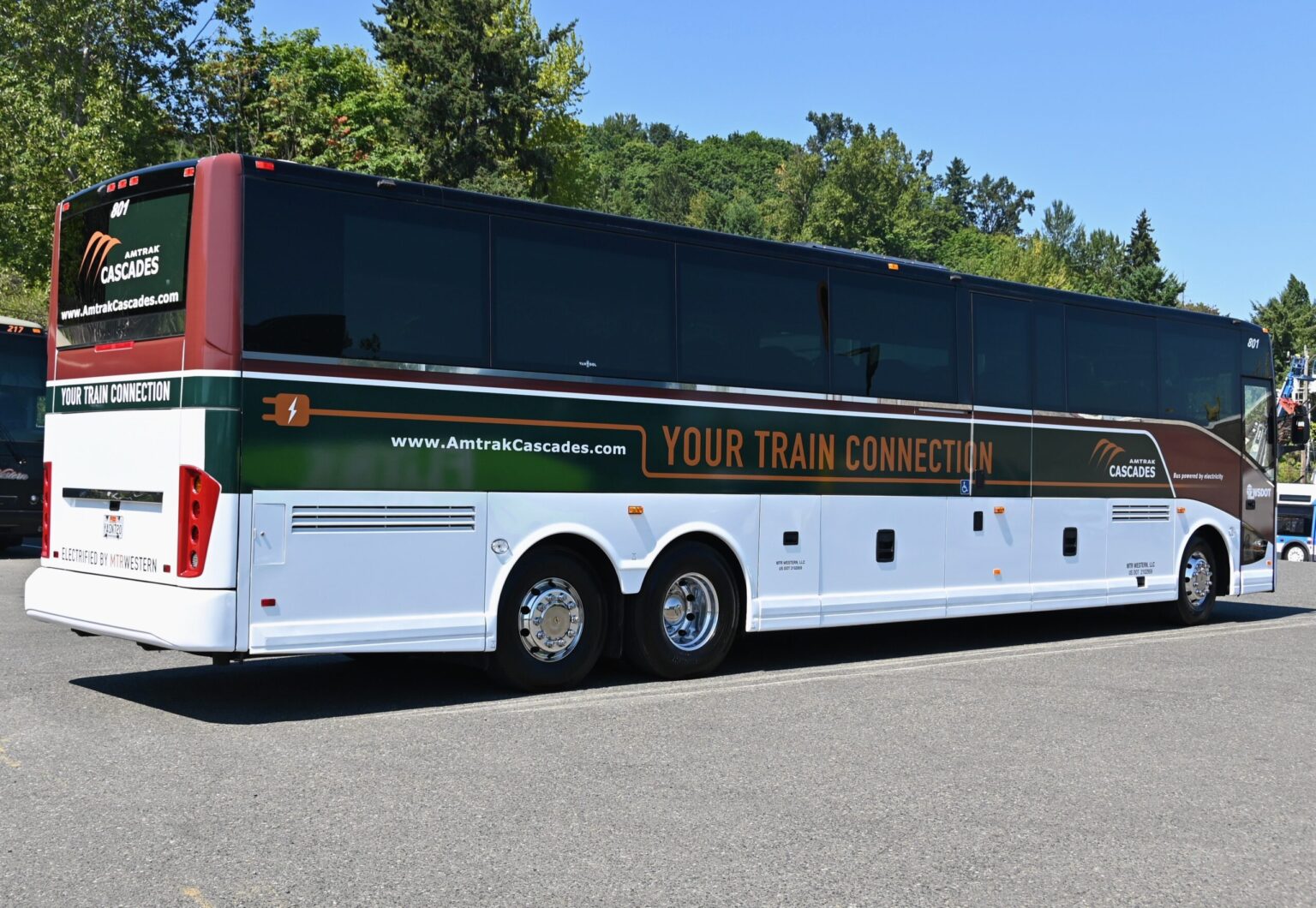 Amtrak Launches Its First Electric Bus on Cascades Thruway Route | Bus-News