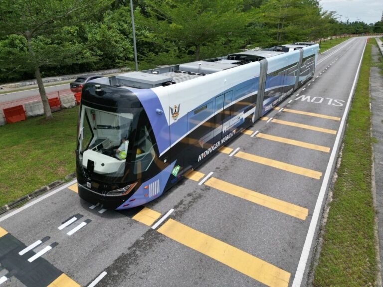 Malaysia: CRRC Launches First Hydrogen-Powered ART Bus | Bus-News