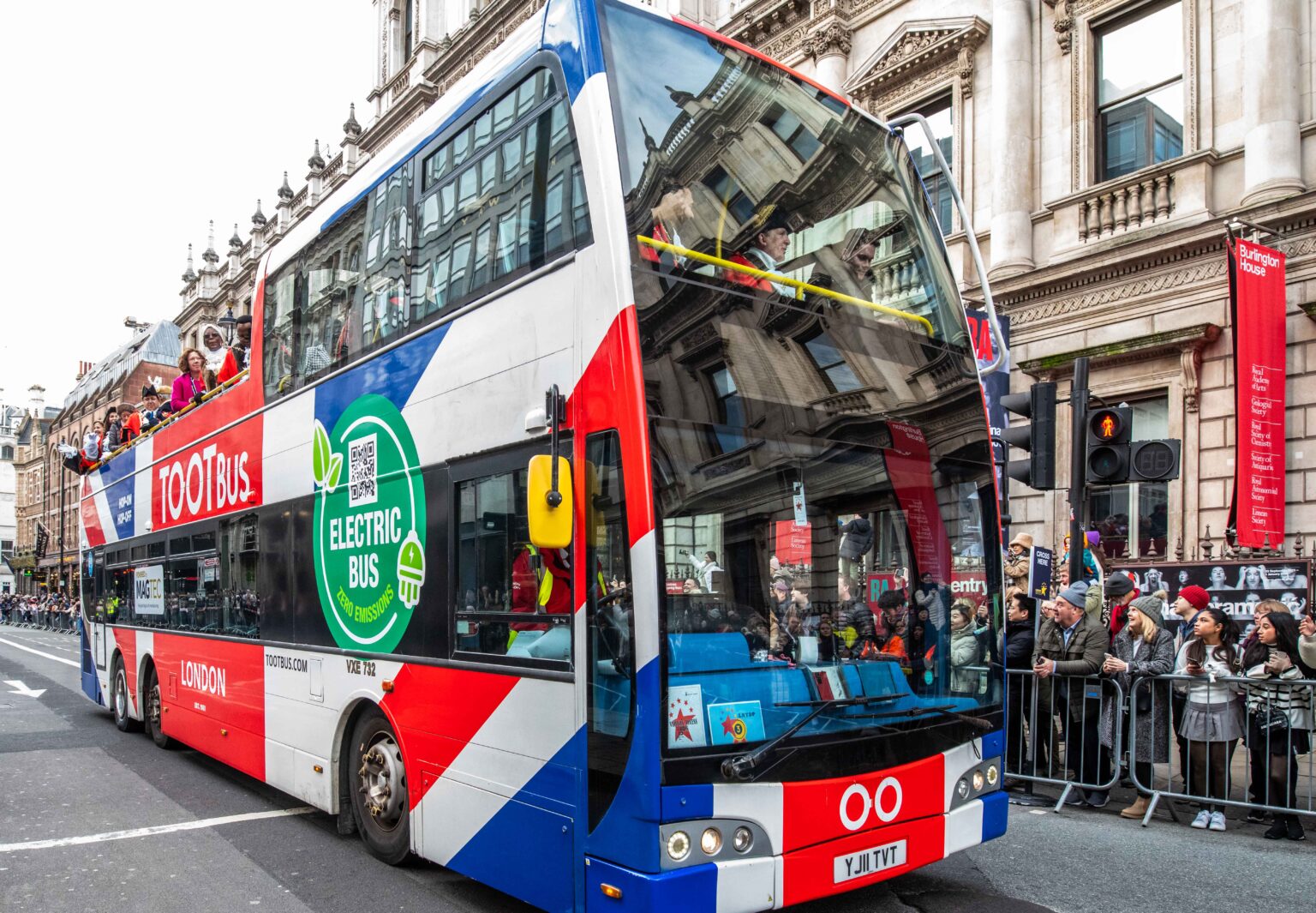 FirstGroup plc Acquires Sightseeing Services from RATP Dev | Bus-News