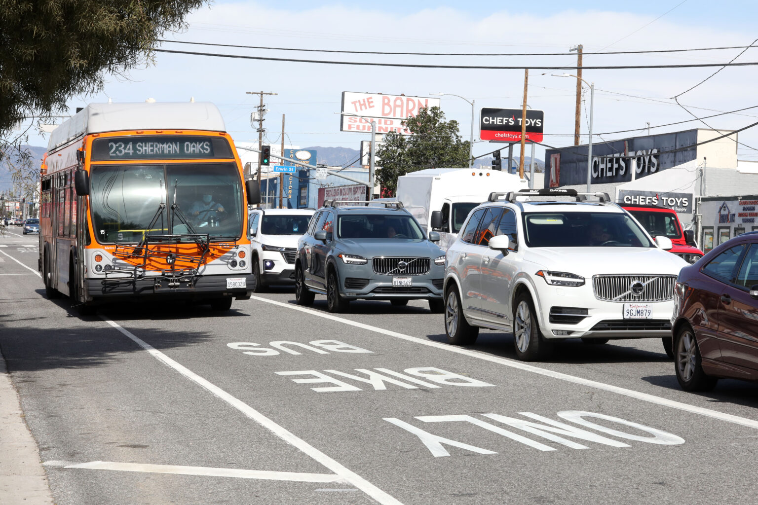 LA Metro Begins Fining Violators Under Bus Lane Enforcement Programme ...