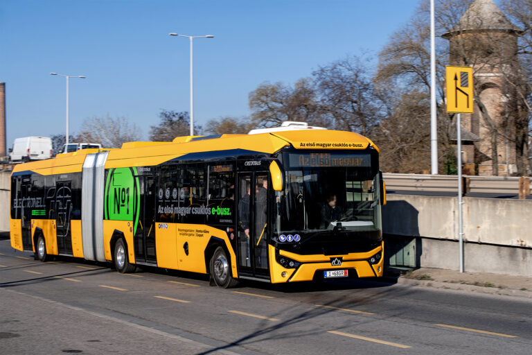 Credobus Completes Development on First Hungarian Articulated Bus