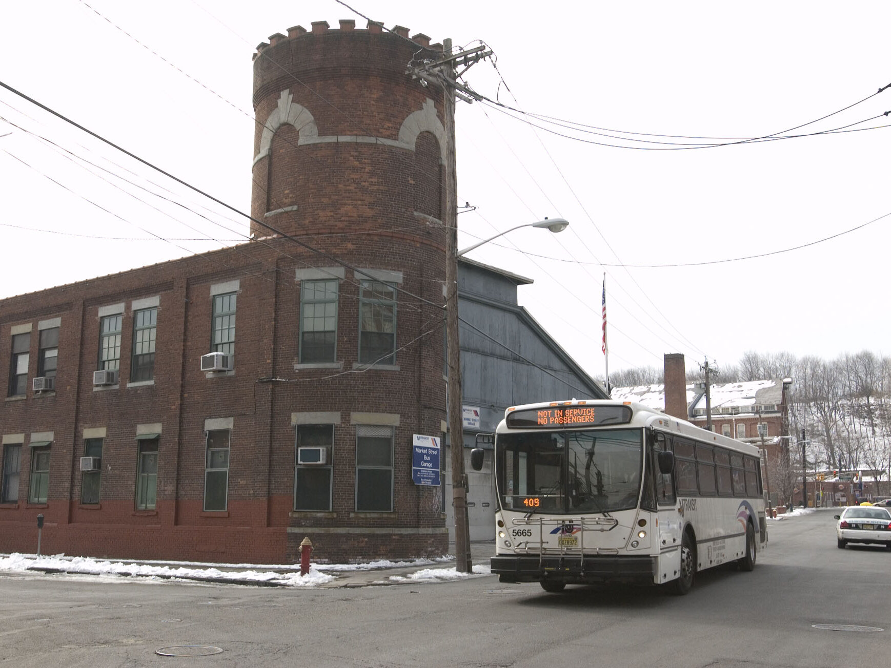 Yutong Unveils New IC12E & U12 Buses at UITP Summit 2025 | Bus-News